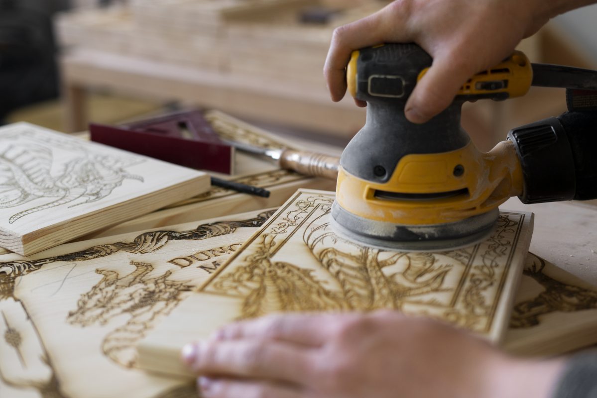 Khắc Laser Trên Mọi Chất Liệu - MGUI Việt Nam